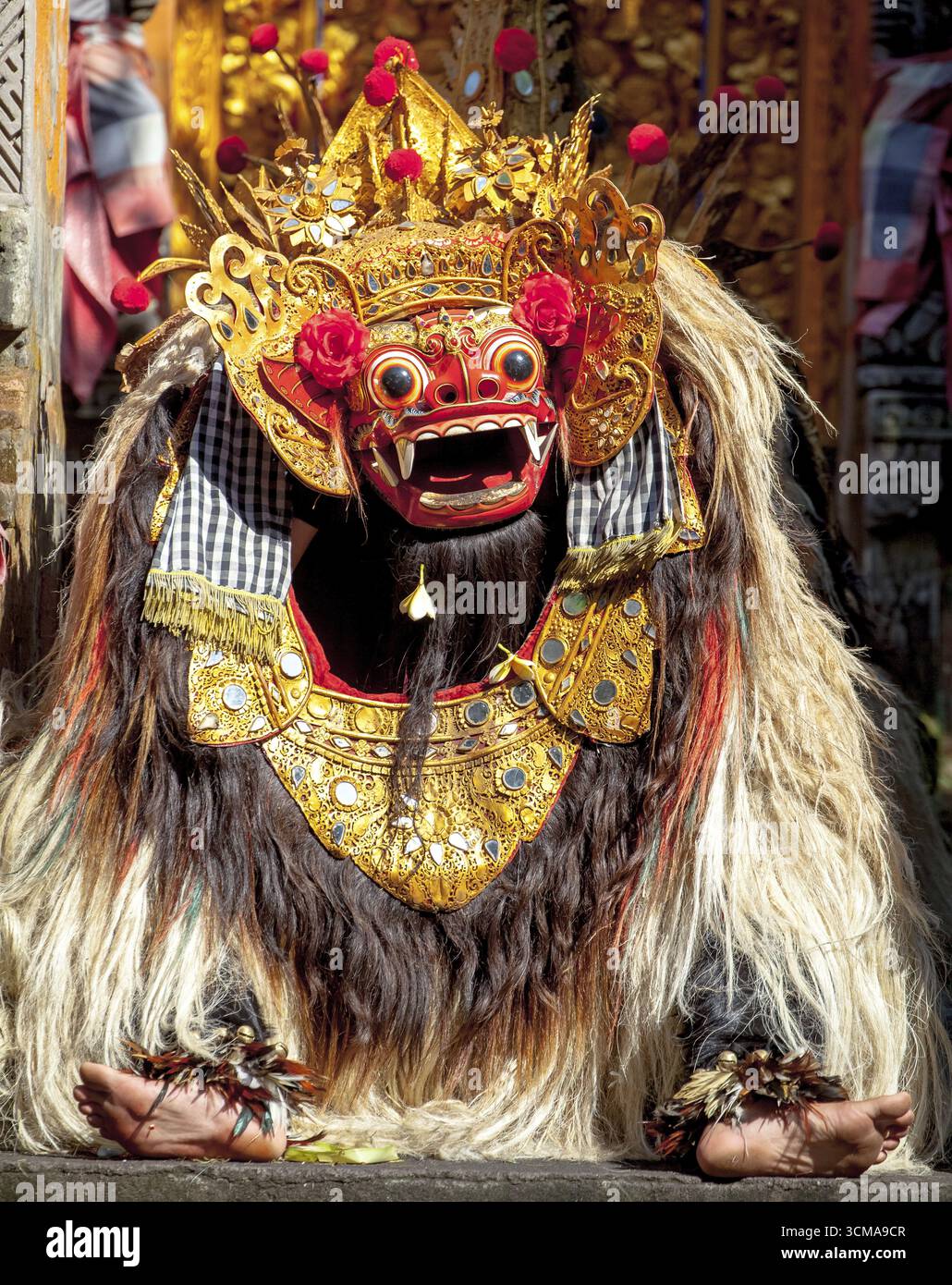 Temple dance, temple dancers, temple dancers in klaas masks and ...