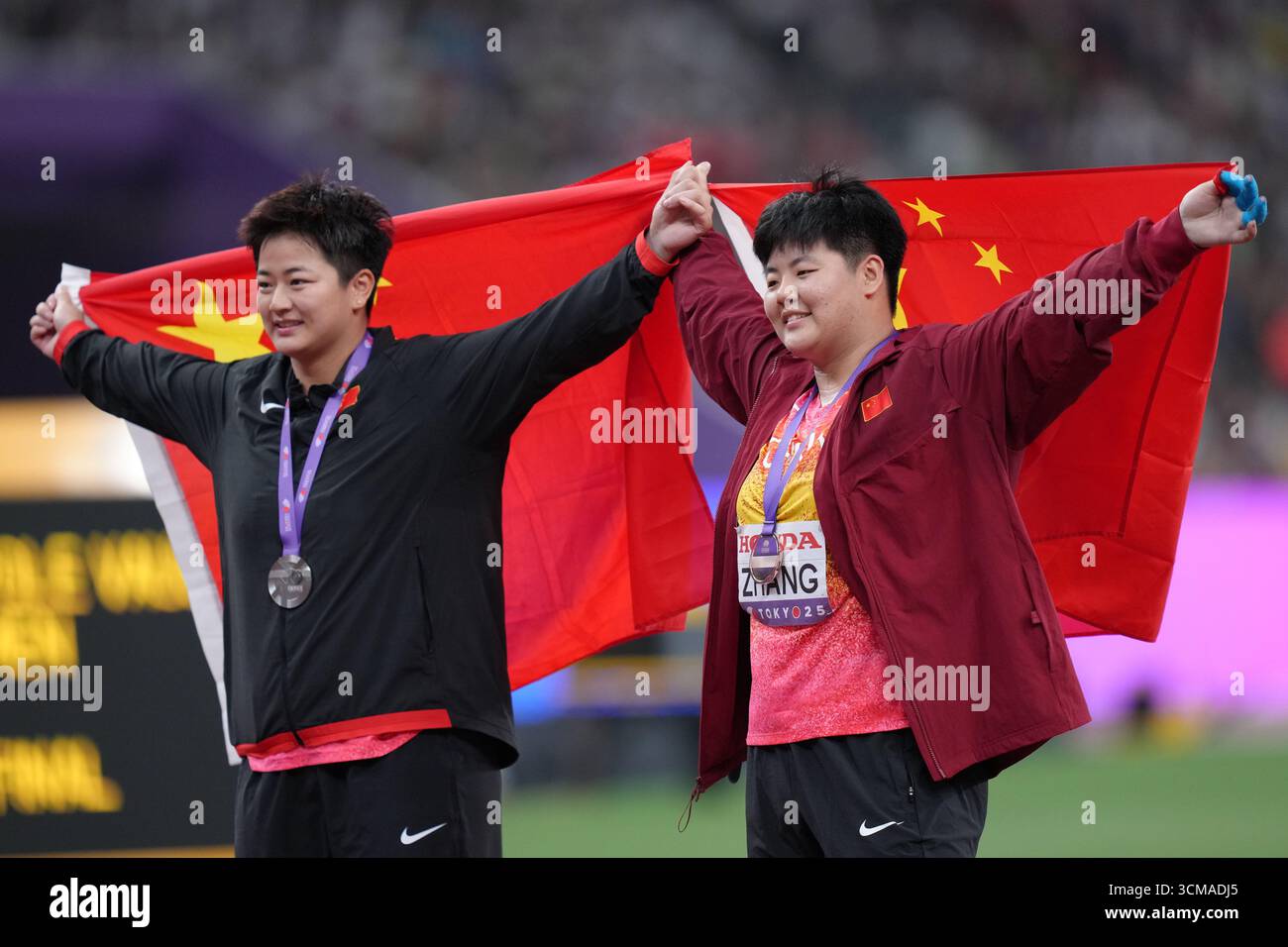 (250915) -- DONGJING, Sept. 15, 2025 (Xinhua) -- Silver medalist Zhao ...