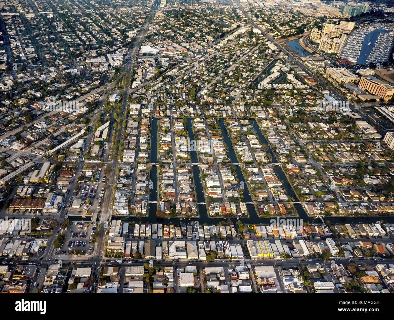 Canals in Venice, Linnie Canal Parc, canal houses, Marina del Rey, Los ...
