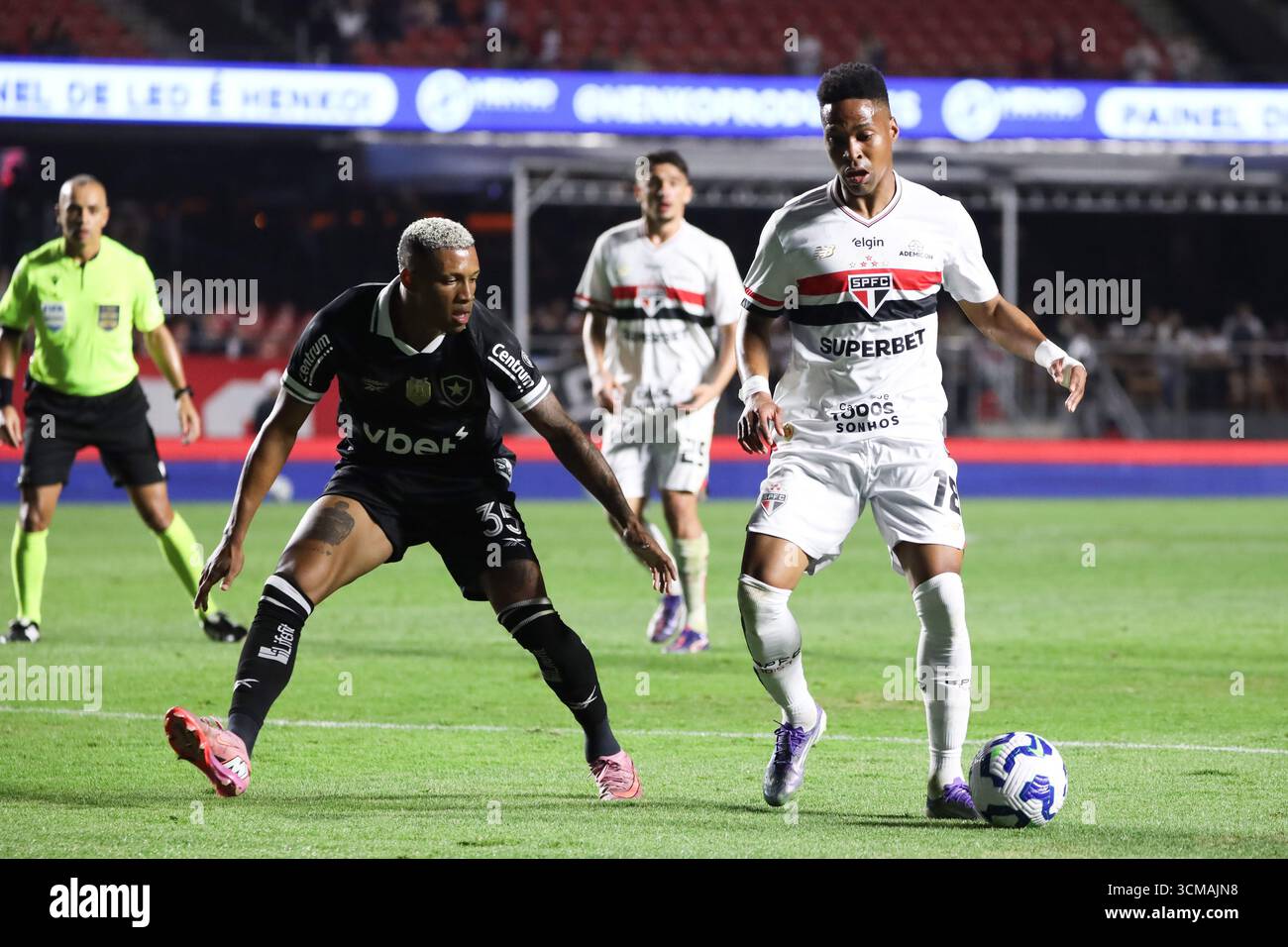 Wendell of São Paulo during the match against Botafogo in the 23rd ...