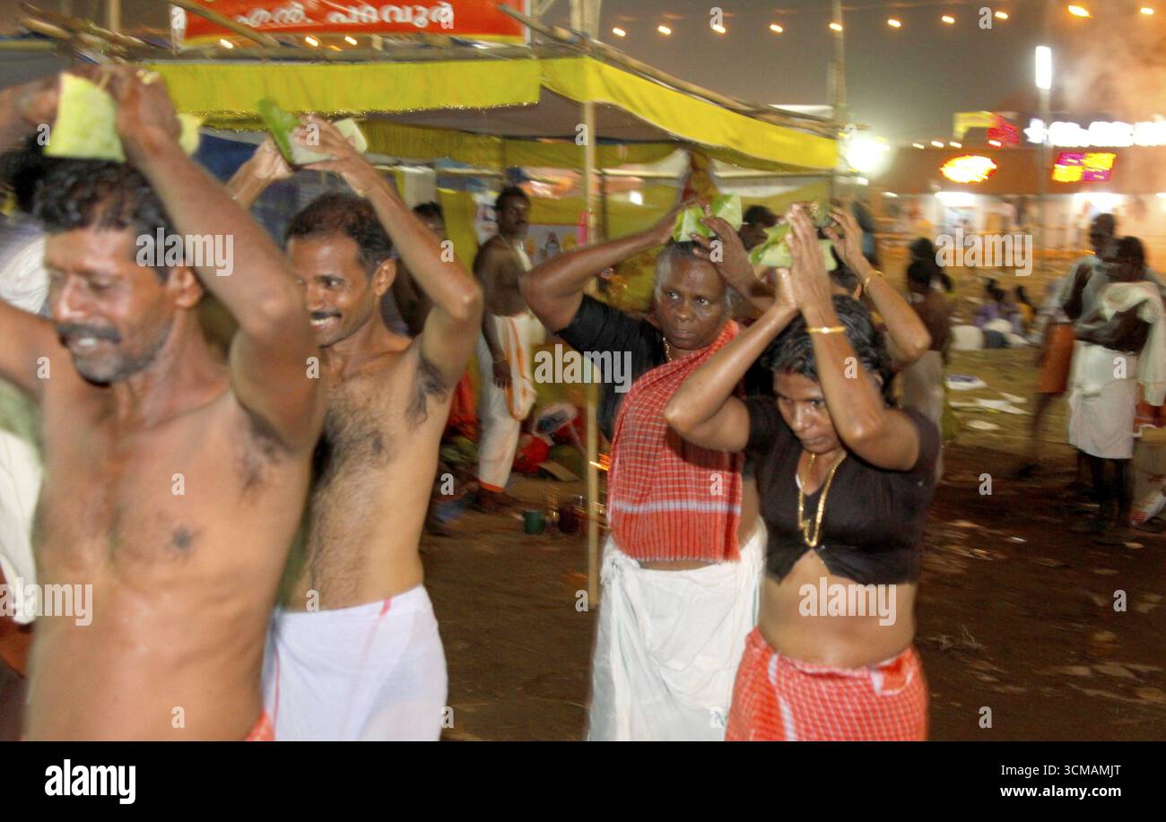 Annual festival of the dead at the river Periyar, Shivaratri, Alweye ...