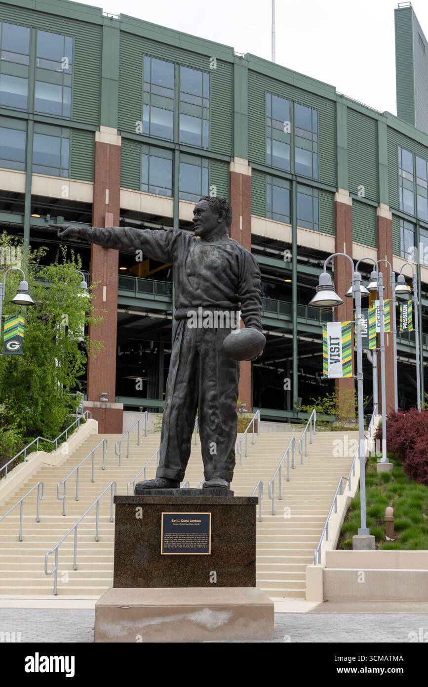 Curly lambeau statue hi-res stock photography and images - Alamy
