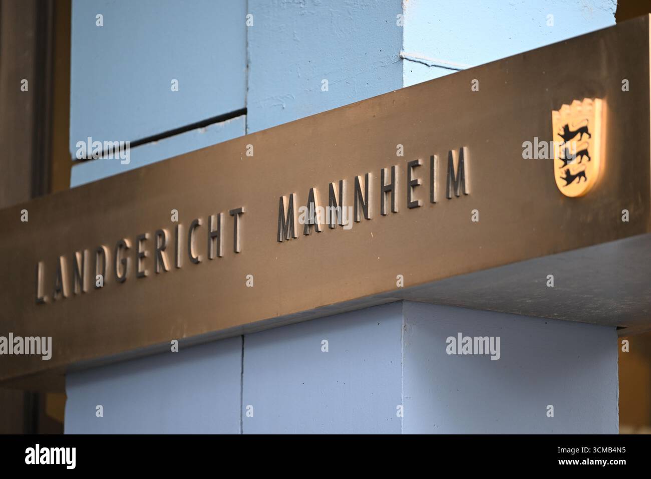 15 September 2025, Baden-Württemberg, Mannheim: A sign points to the ...