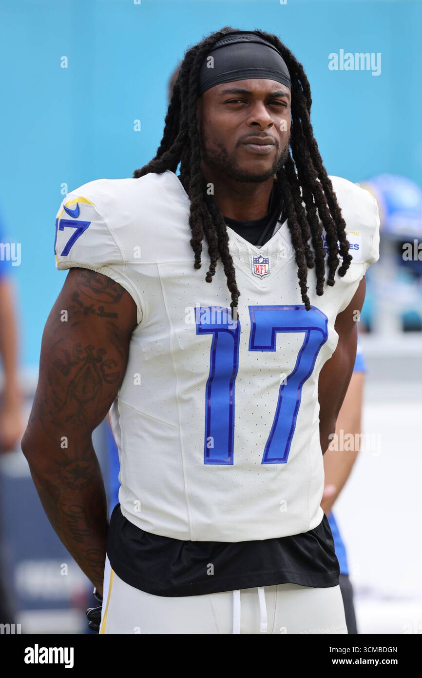 Los Angeles Rams wide receiver Davante Adams (17) stands during the ...