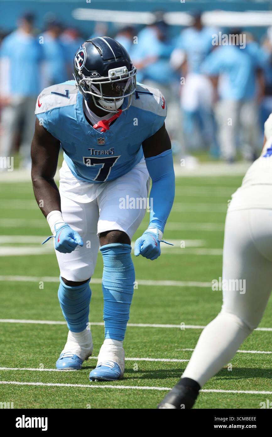 Tennessee Titans linebacker Oluwafemi Oladejo (7) lines up against the ...