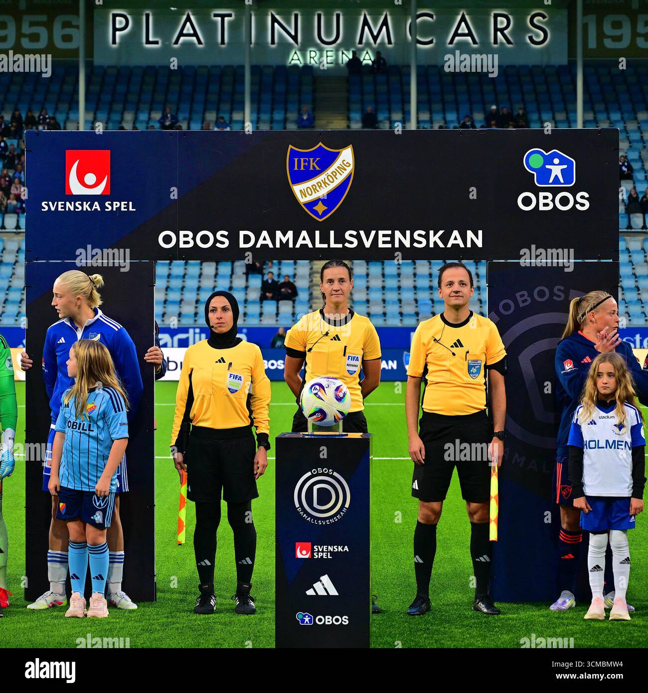 Norrkoping, Sweden, Sep 15th 2025: Referee Lovisa Johansson and ...