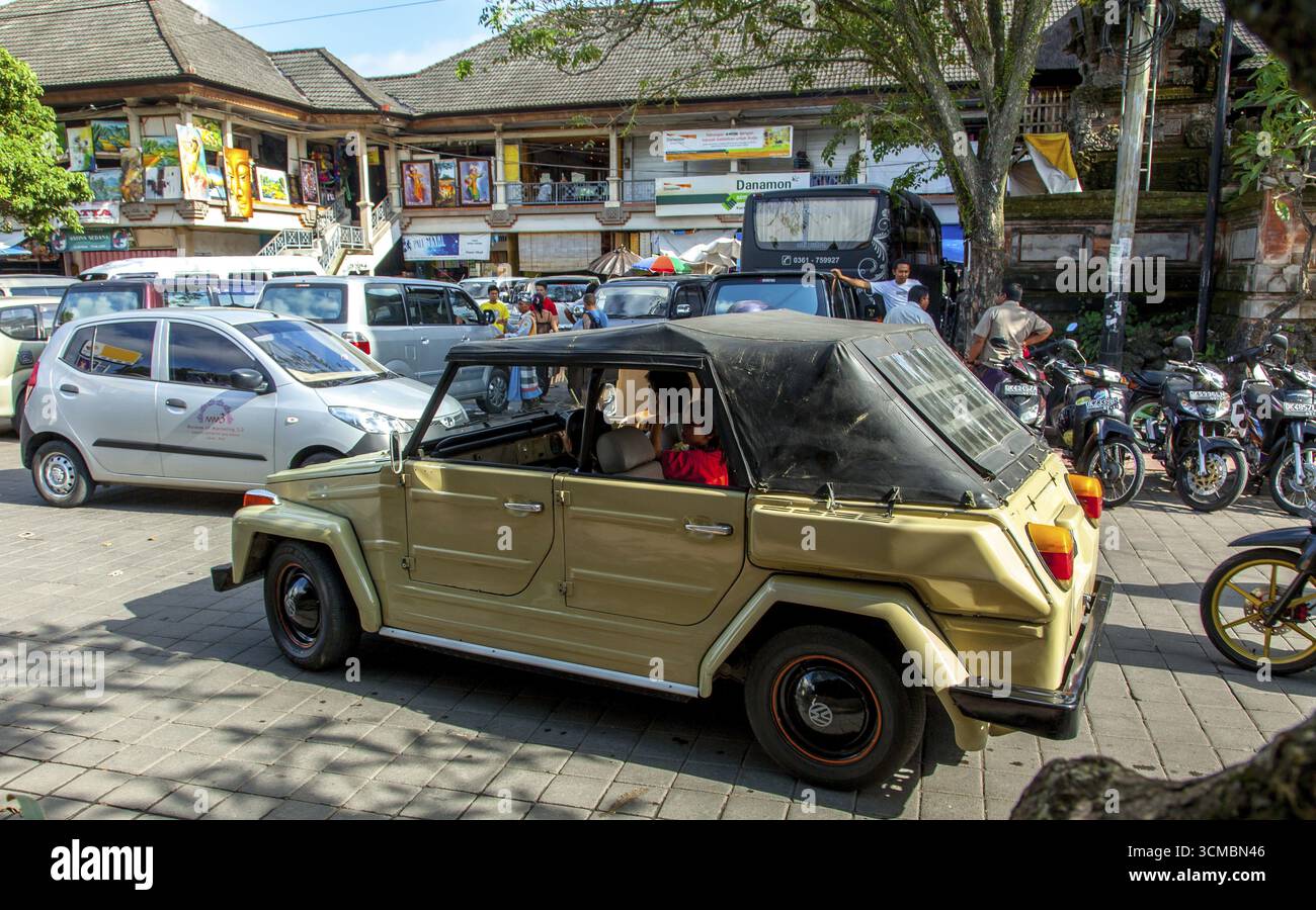 Vw bucket car hi-res stock photography and images - Alamy