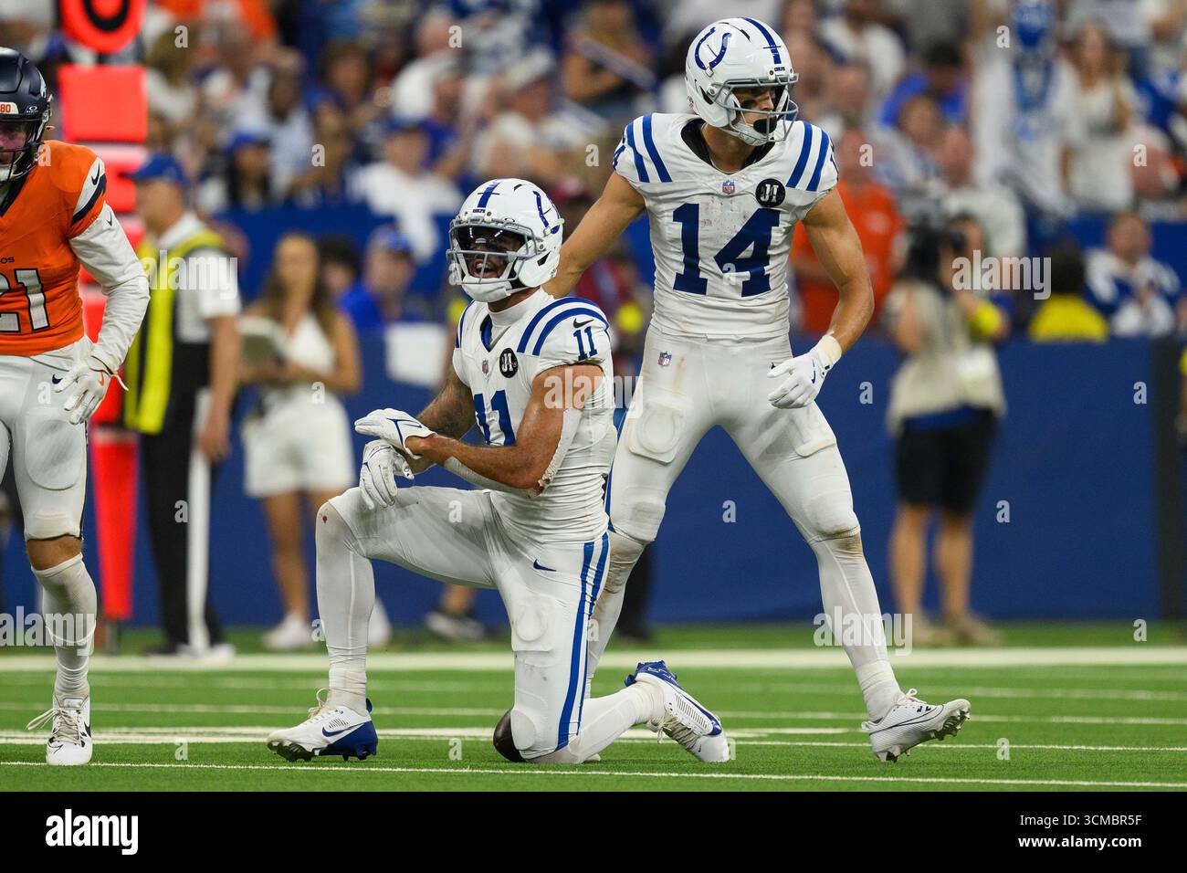 Indianapolis Colts wide receiver Michael Pittman Jr. (11) and ...