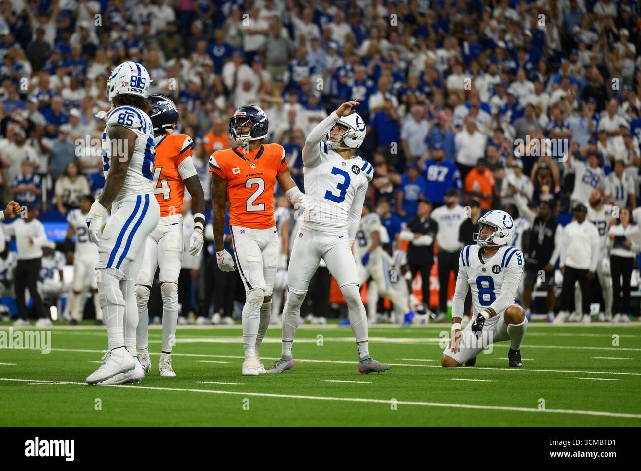 Indianapolis Colts kicker Spencer Shrader (3) watches a field goal ...