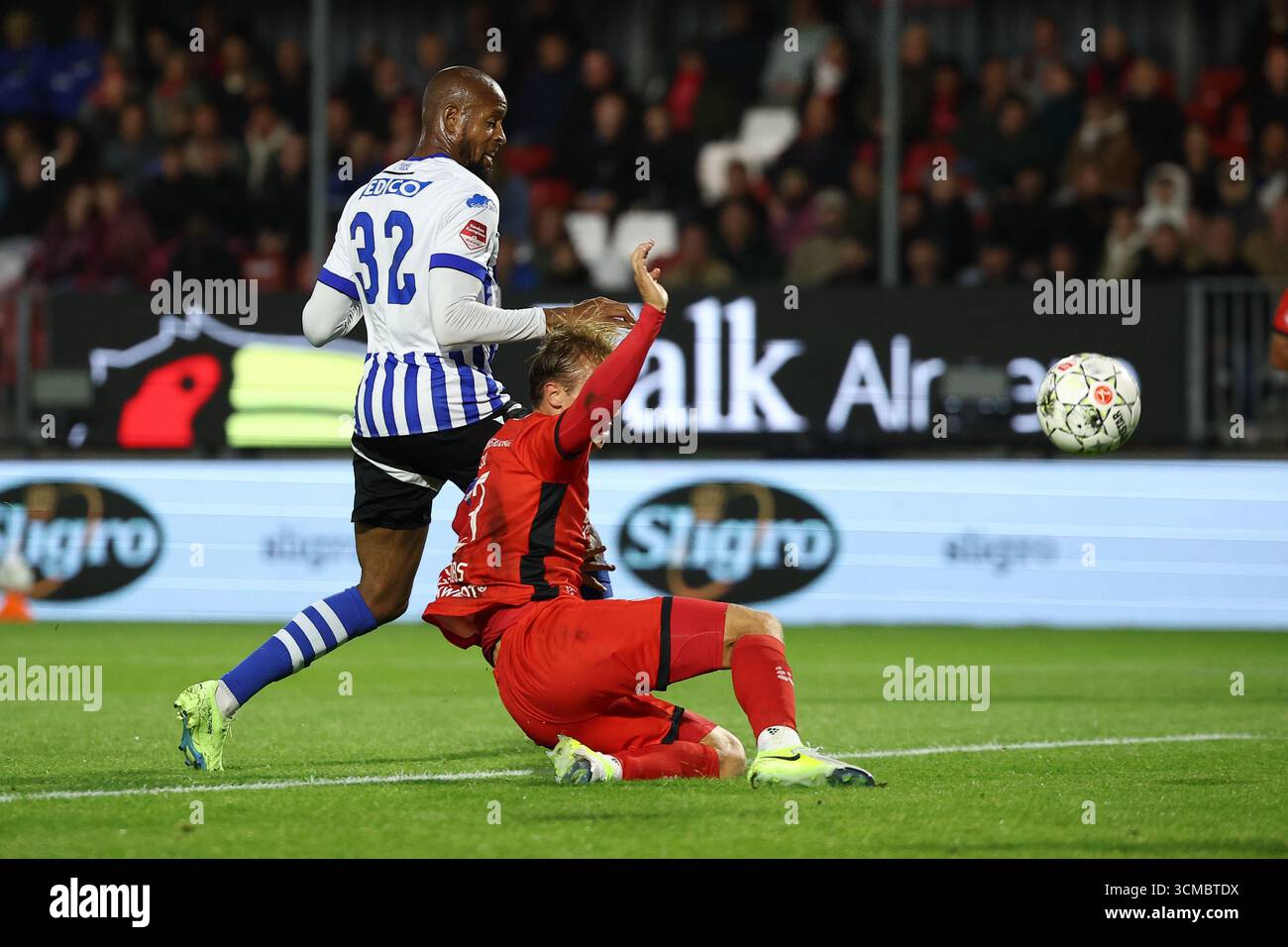 ALMERE , 15-09-2025 , Yanmar stadium , season 2025 / 2026 , Dutch Keuken Kampioen Divisie ...