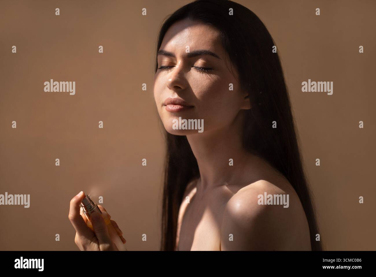 Personal grooming moment hi-res stock photography and images - Alamy