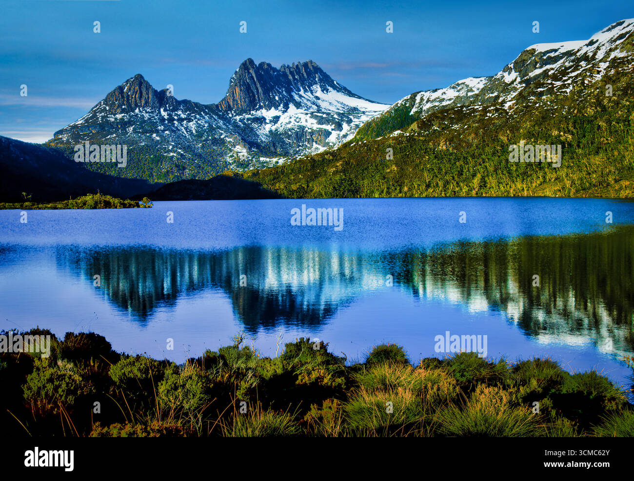 Rocky shore lake water Stock Vector Images - Alamy