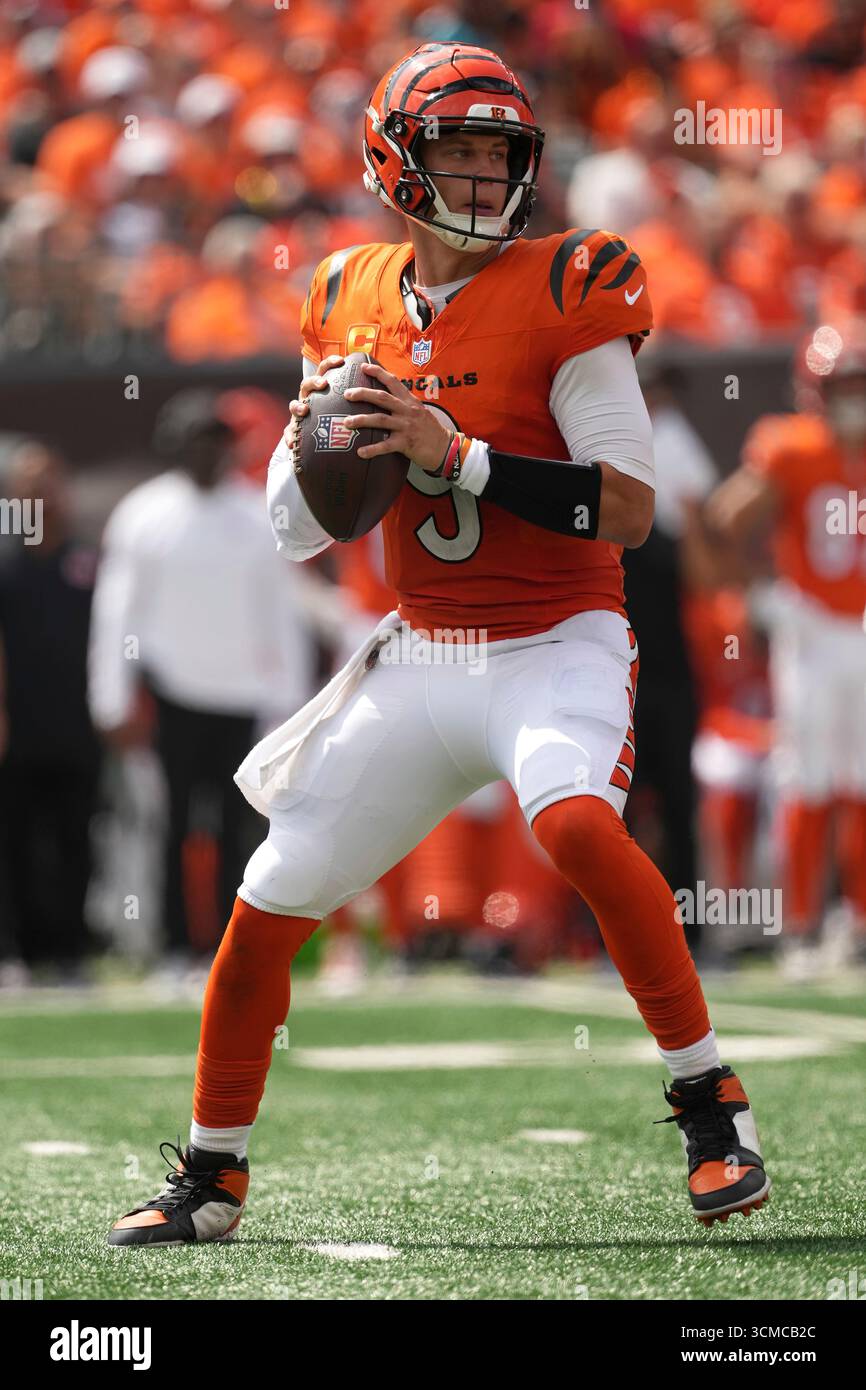 Cincinnati Bengals quarterback Joe Burrow throws during an NFL football ...