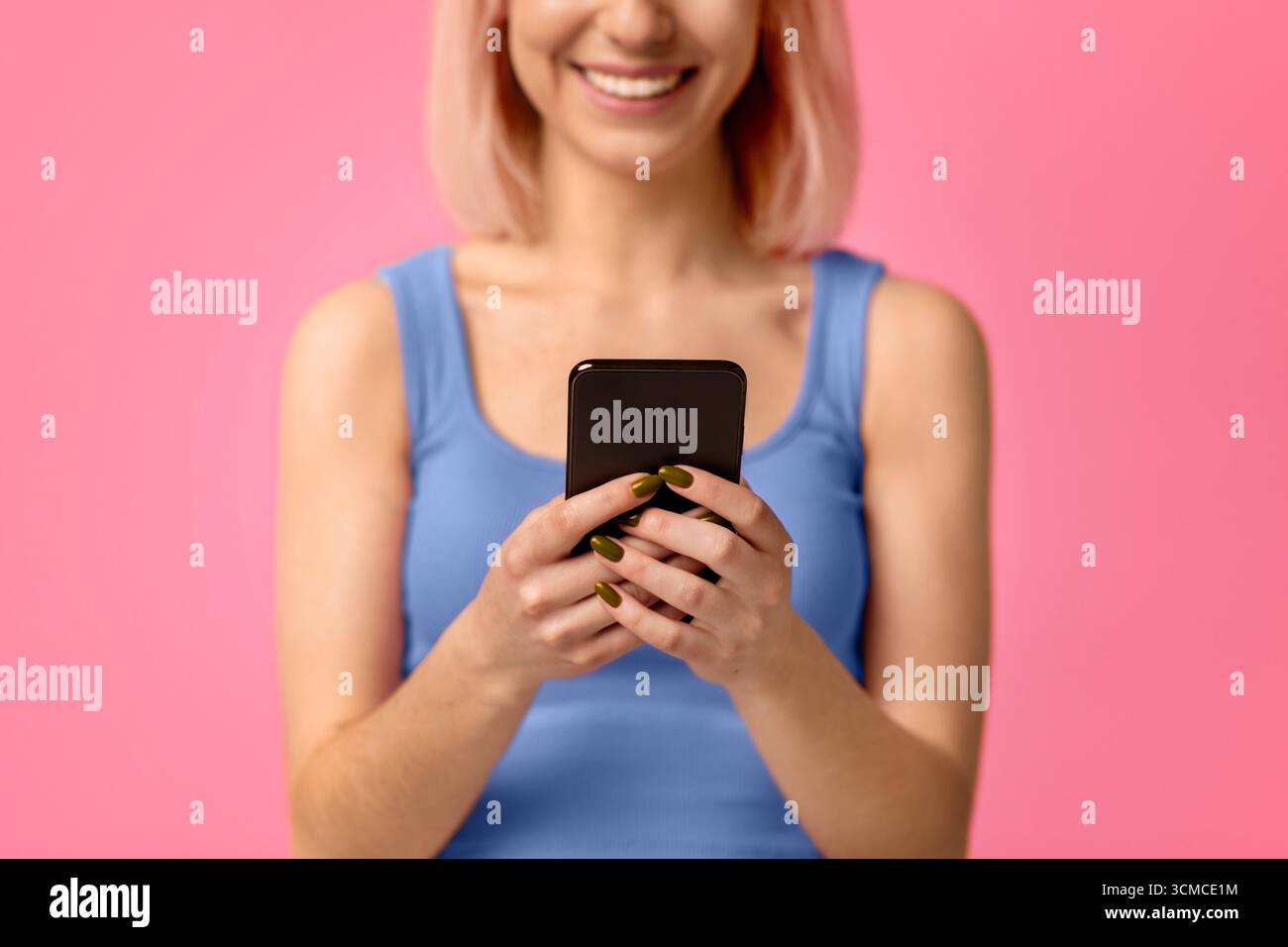 Mobile communication unrecognizable woman hi-res stock photography and ...