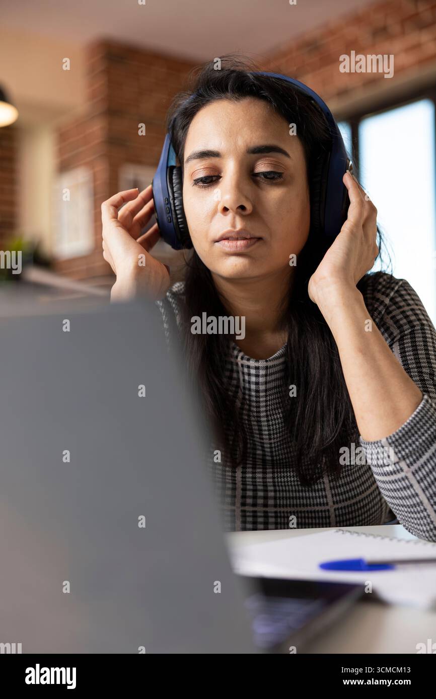 Woman immersed in engaging virtual hi-res stock photography and images ...