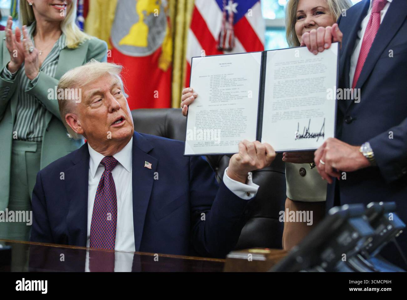 Kristi noem signs bill hi-res stock photography and images - Alamy