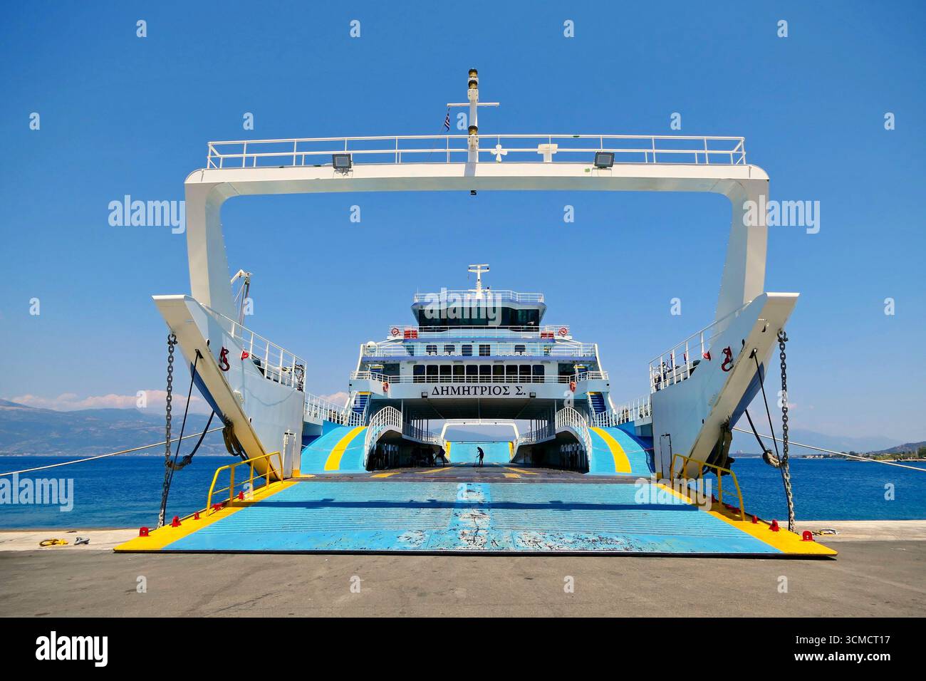 Double bridge ferry hi-res stock photography and images - Alamy