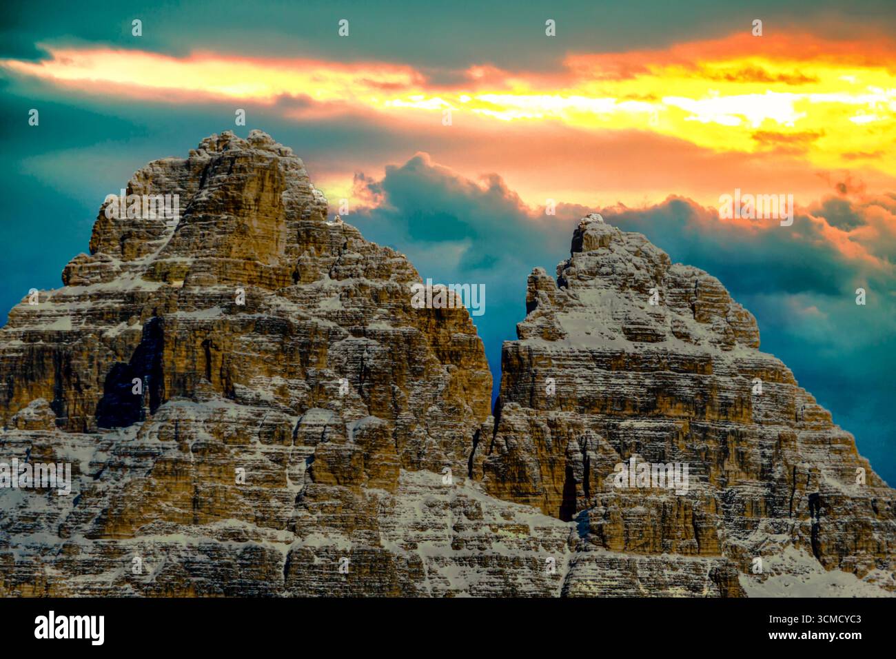 Foreground valley Stock Vector Images - Alamy