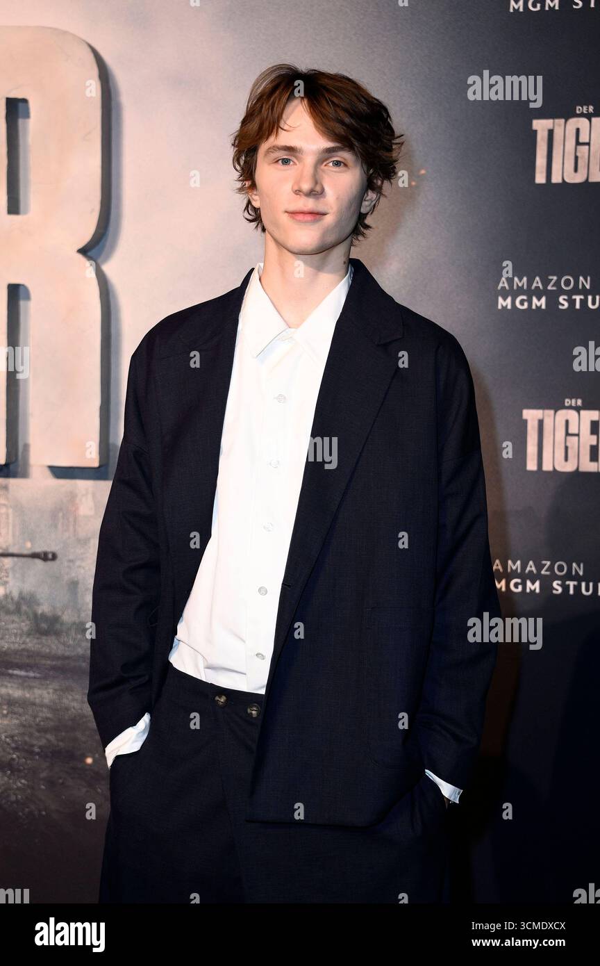 Yoran Leicher bei der Premiere des Kinofilms Der Tiger im Kino In der ...