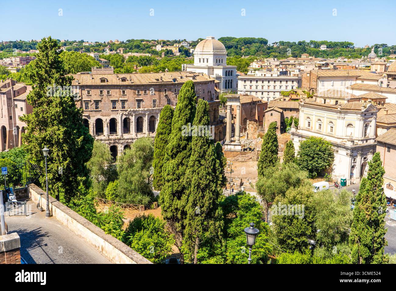 Great Synagogue in Rome Italy arch columns street old architecture ...