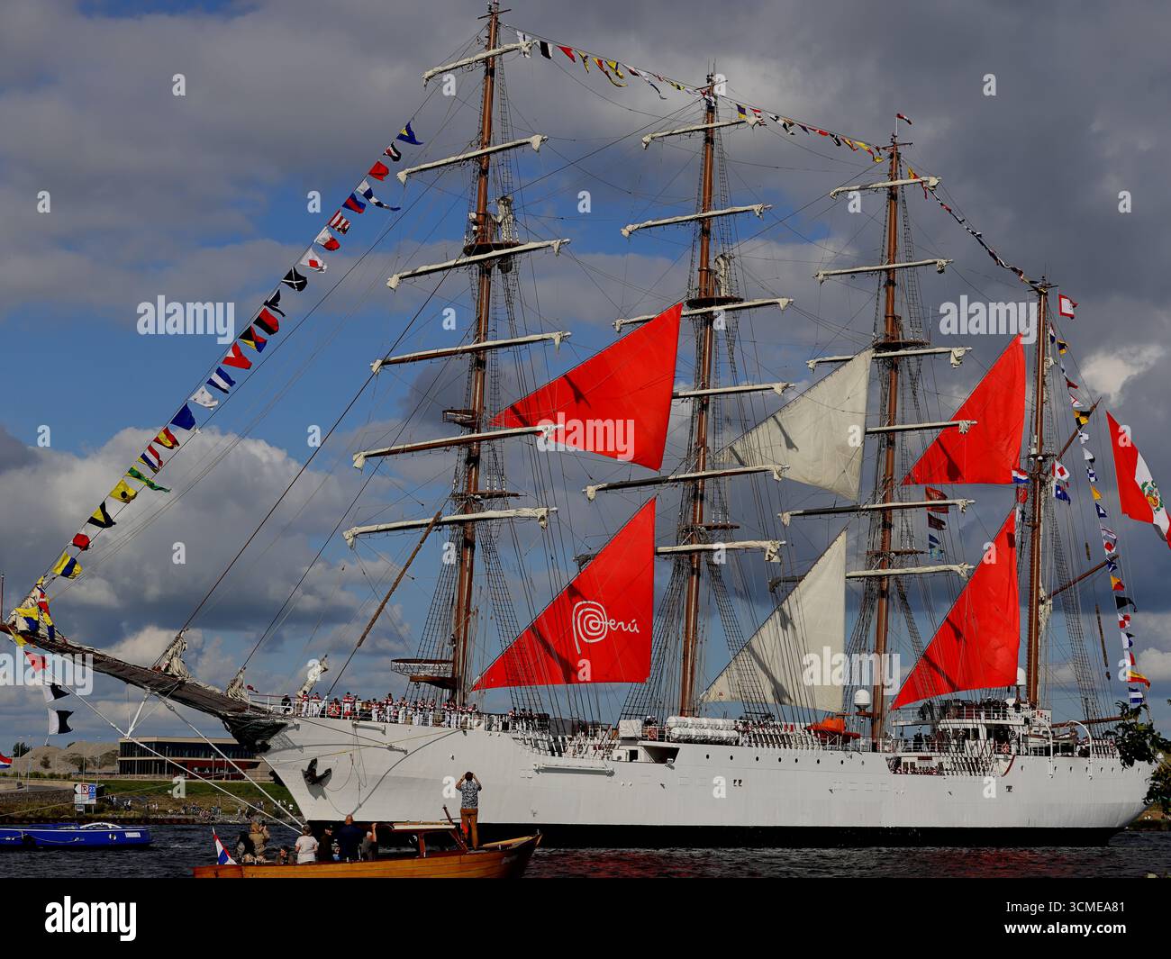 Peruvian Navy tall ship BAP Union (BEV-161) under red-and-white canvas ...