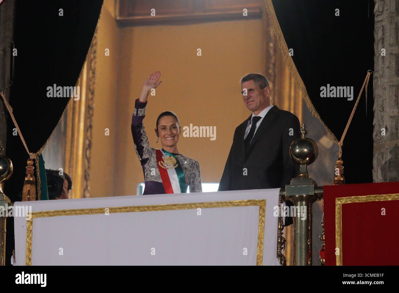 Mexican President Claudia Sheinbaum Pardo, delivers the Grito de ...