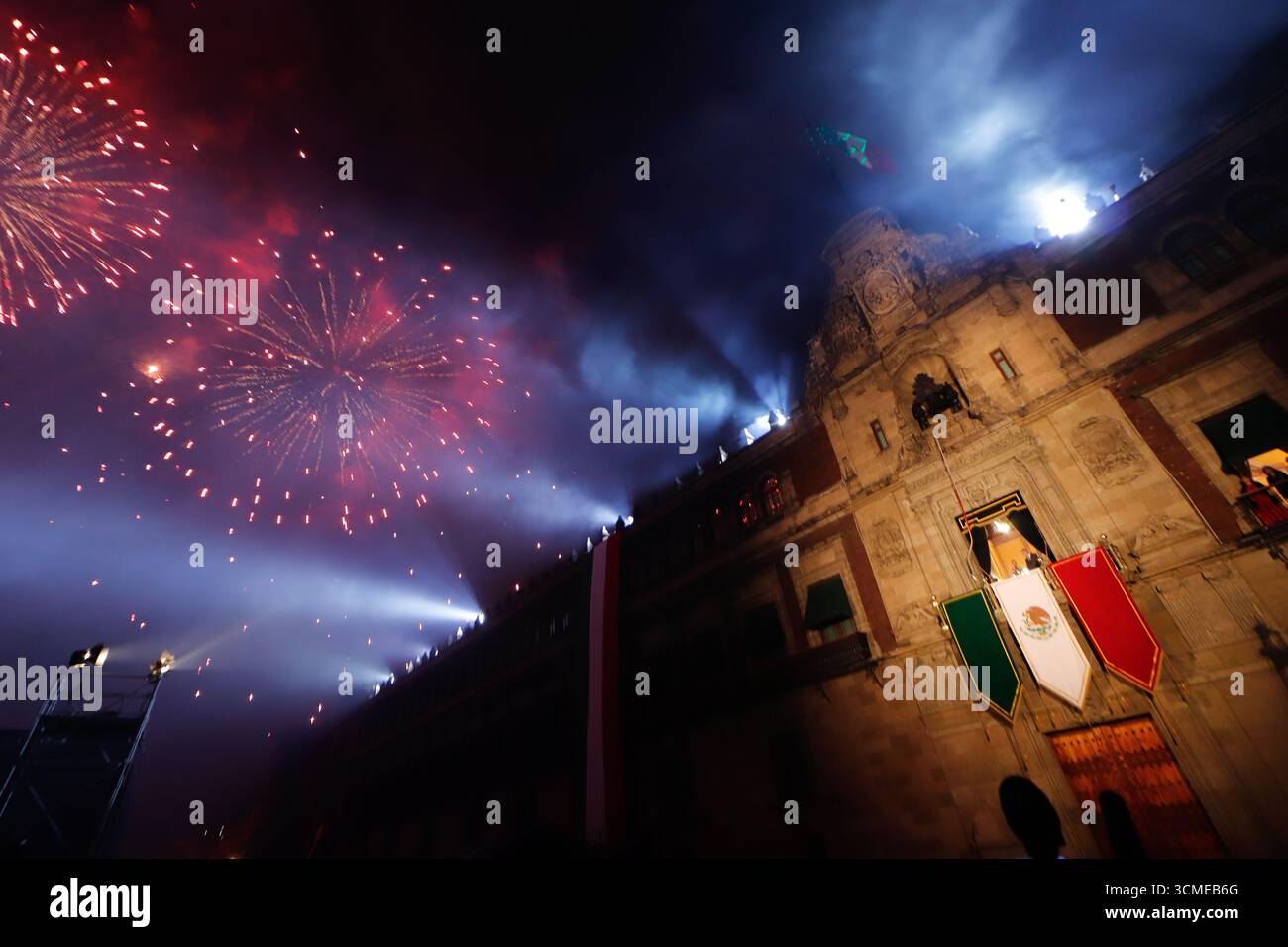 Mexican President Claudia Sheinbaum Pardo, delivers the Grito de ...