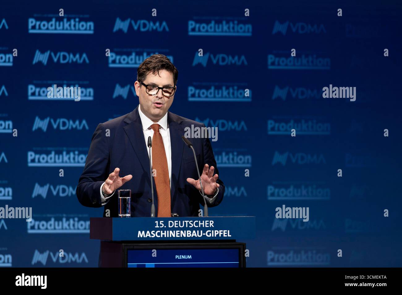 Bundeskanzler Friedrich Merz auf dem 15. Deutschen Maschinenbau-Gipfel Bertram Kawlath ...