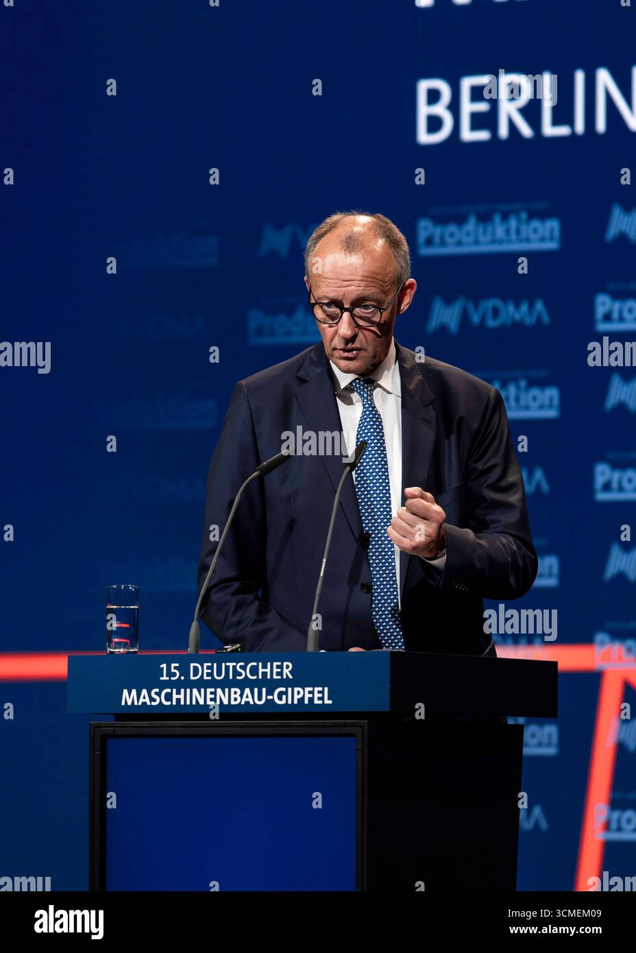 Bundeskanzler Friedrich Merz auf dem 15. Deutschen Maschinenbau-Gipfel Bundeskanzler Friedrich ...