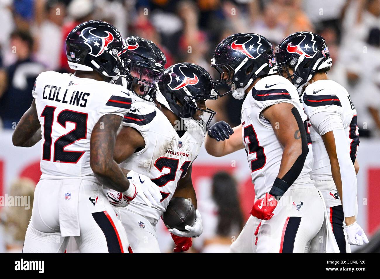 Teammates celebrate with Houston Texans running back Nick Chubb (21 ...