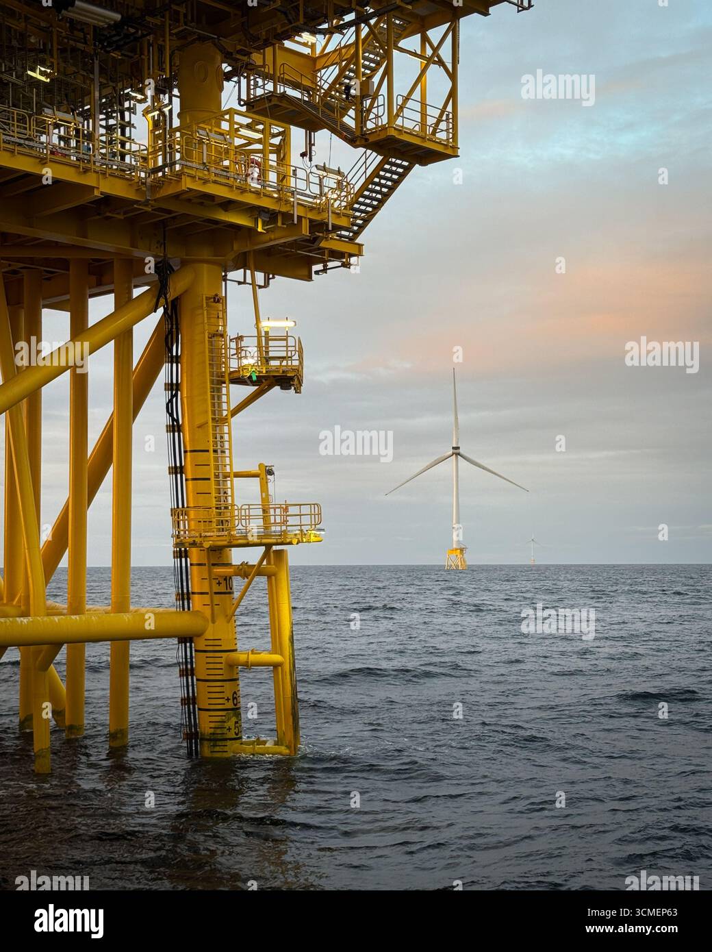 Offshore grid connection hi-res stock photography and images - Alamy