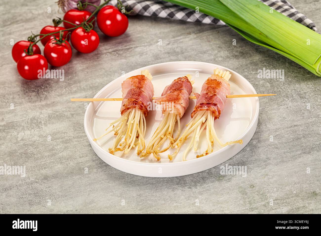 Grilled enoki mushroom bacon hi-res stock photography and images - Alamy