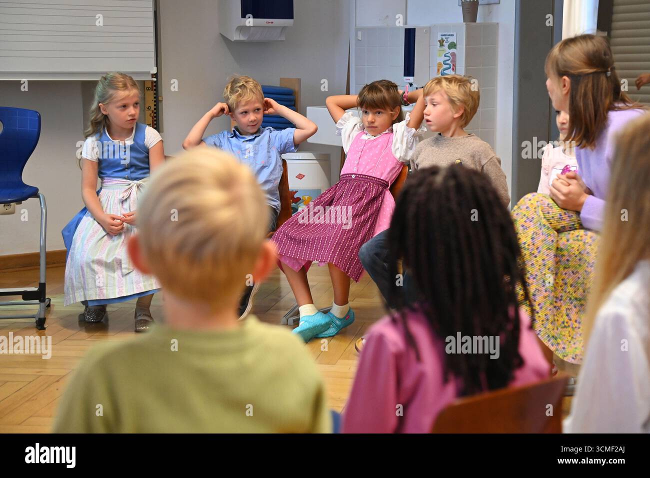 Munich, Deutschland. 16th Sep, 2025. School lessons in a 2nd grade ...