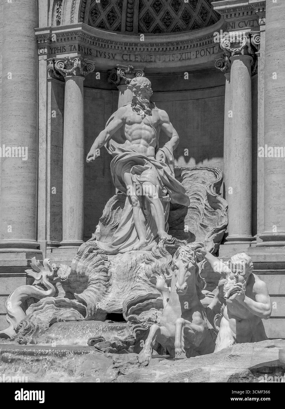 Baroque architecture statues in Black and White Stock Photos & Images ...