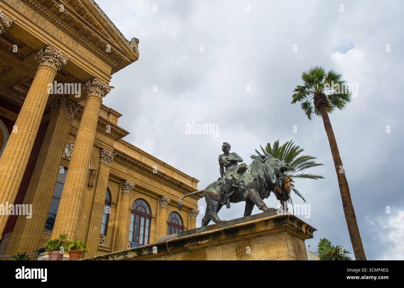 Teatro Massimo, 19th century opera house, Palermo, Sicily, Italy ...