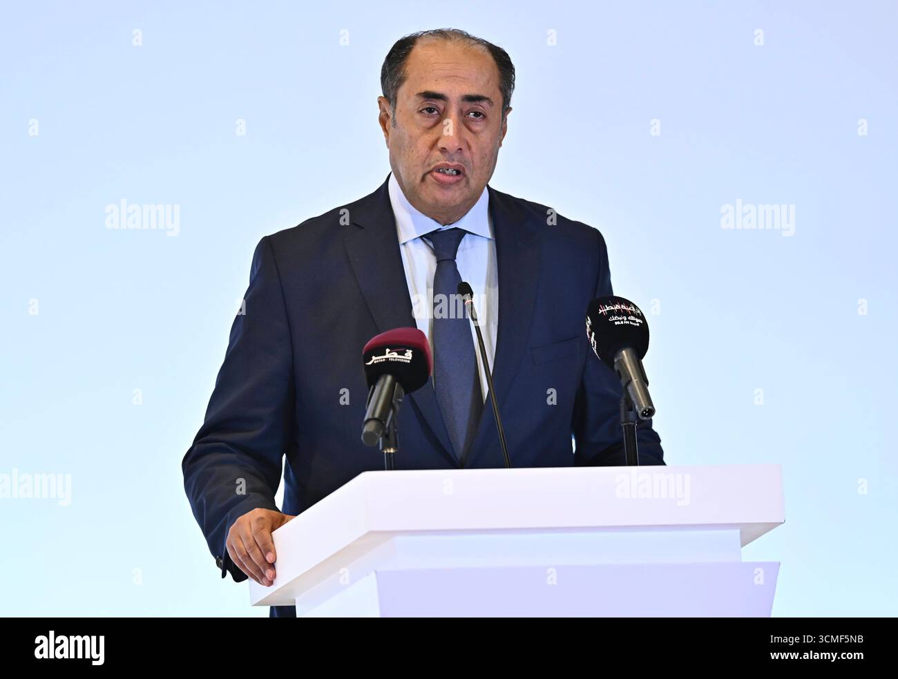 Arab islamic emergency summit 2025 hi-res stock photography and images ...