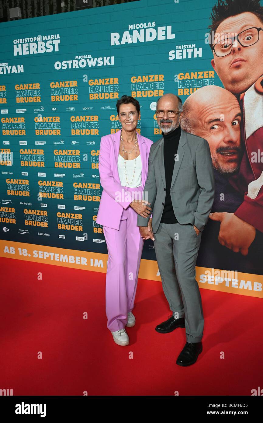 Schauspieler Christoph Maria Herbst und seine Frau Gisi Herbst kommt ...