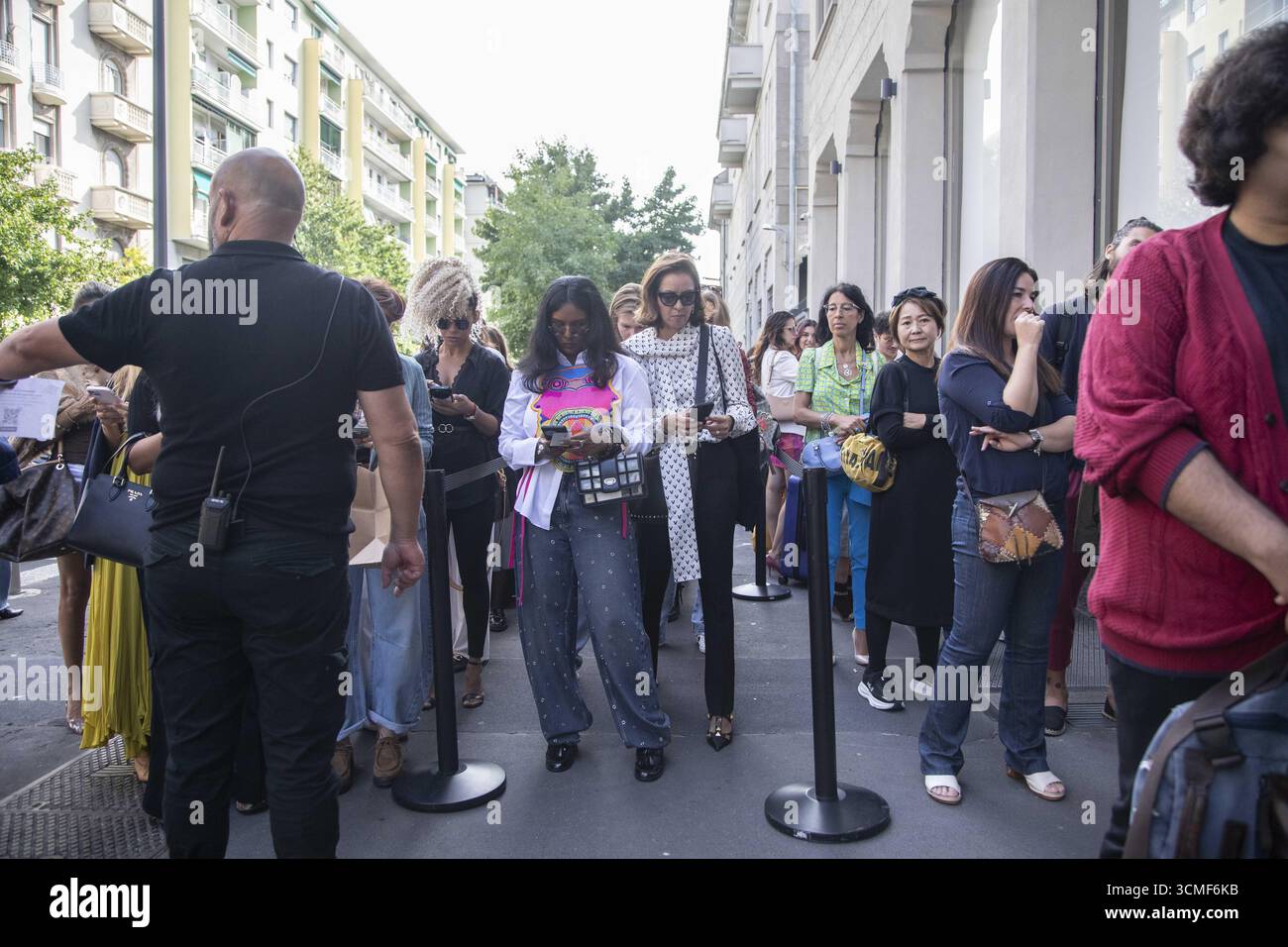 Milan, casting call for extras for the film "The Devil Wears Prada 2 ...