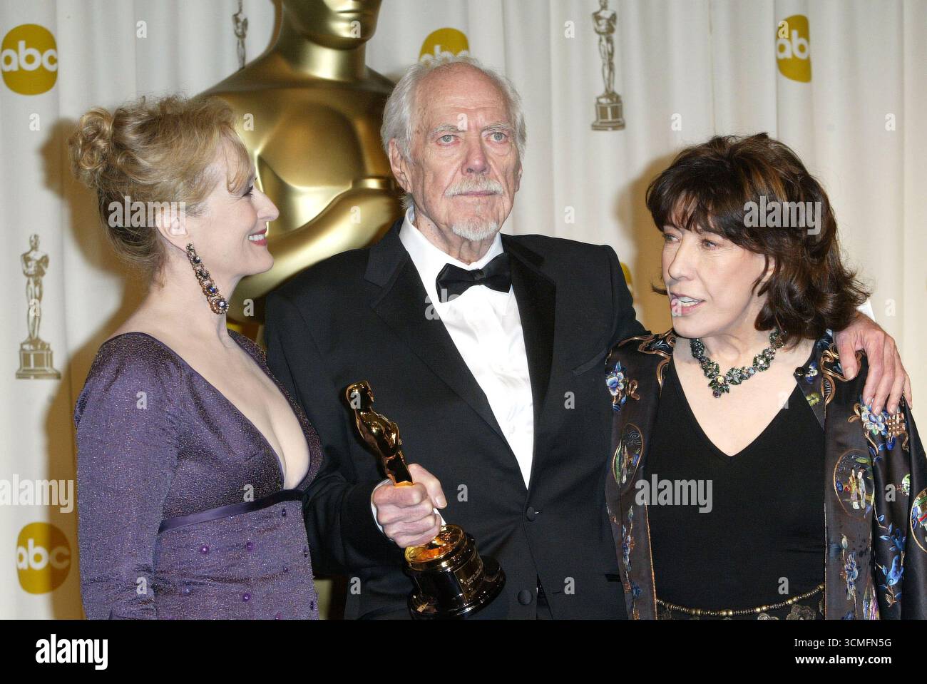 Meryl Streep, Robert Altman and Lily Tomlin in the pressroom at the ...