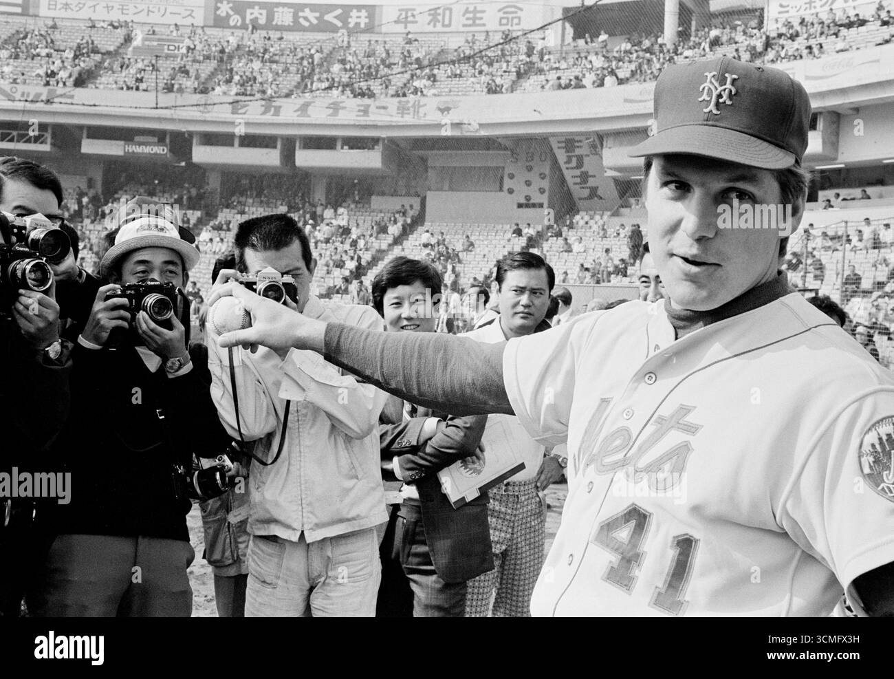 New York Mets ace pitcher Tom Seaver poses for photographs before an ...