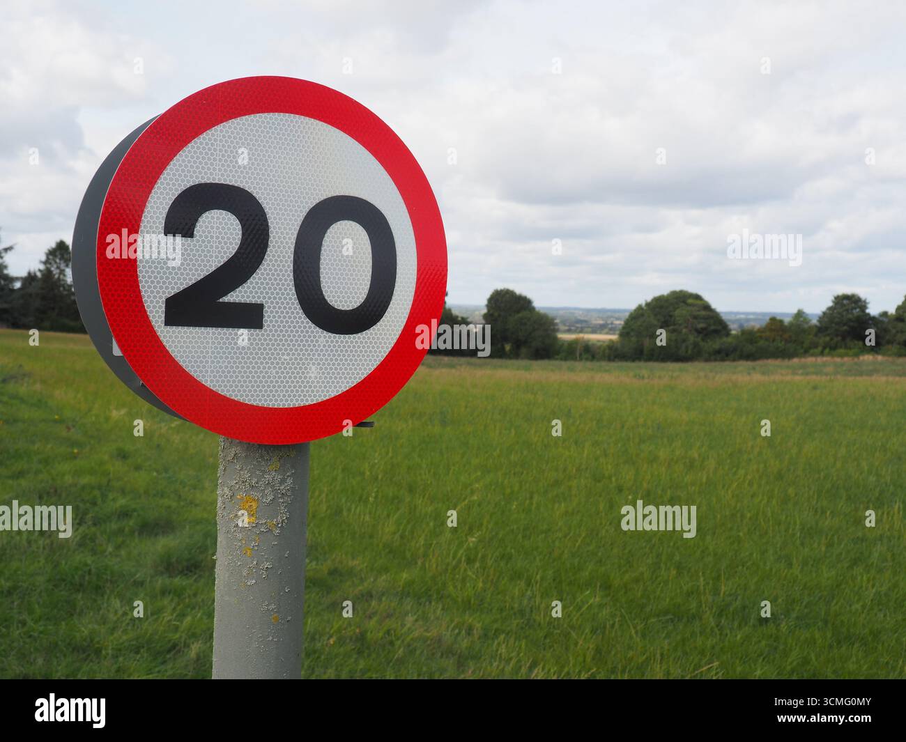 20mph village road sign hi-res stock photography and images - Alamy