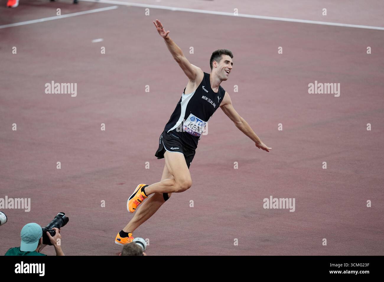 New Zealand's Hamish Kerr reacts after an attempt in the men's high ...