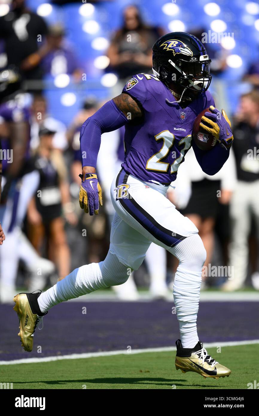 Baltimore Ravens running back Derrick Henry (22) warms up before an NFL ...