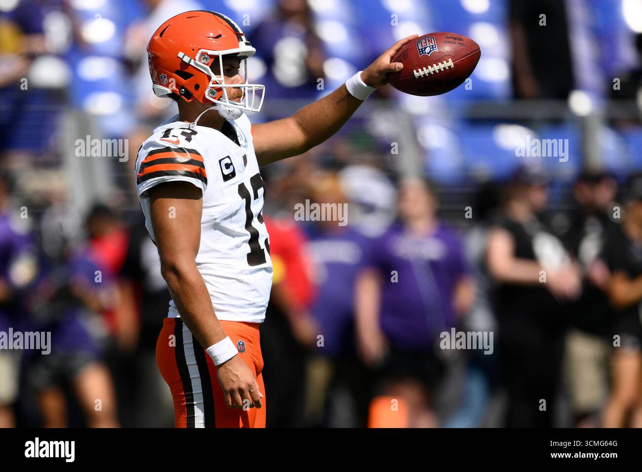 Cleveland Browns punter Corey Bojorquez (13) warms up before an NFL ...