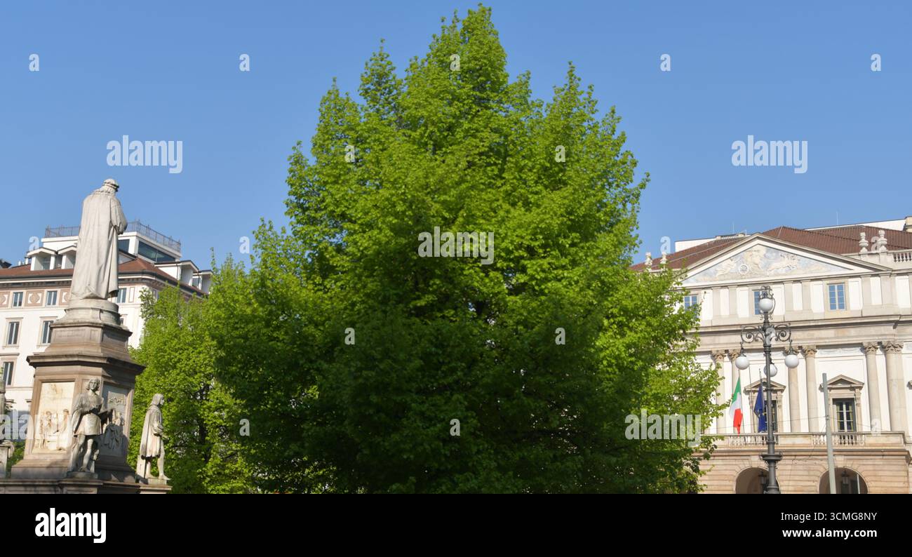 Milan is full of picturesque squares and sumptuous buildings. Piazza ...