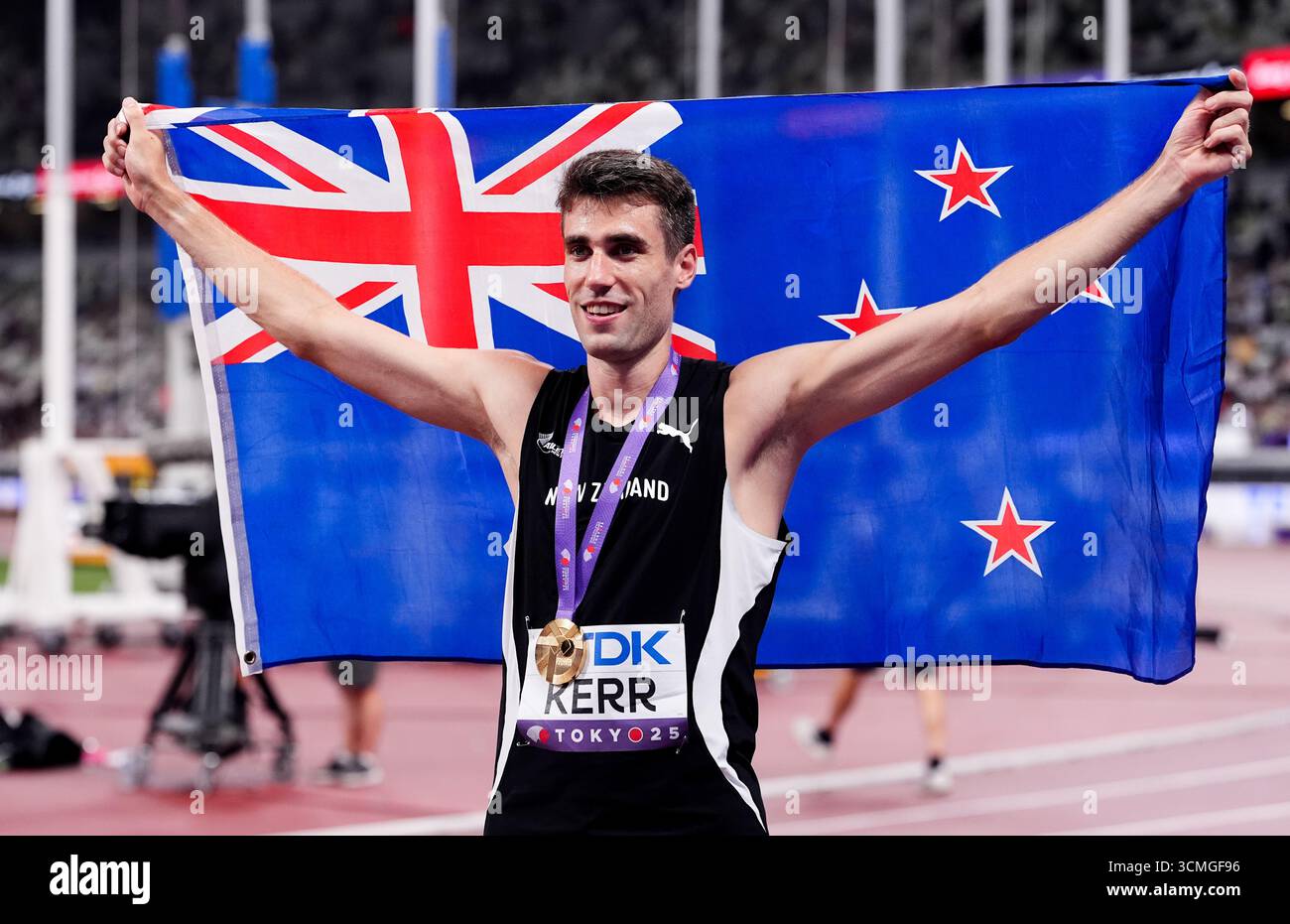Hamish Kerr of New Zealand celebrates his victory following the Men’s ...