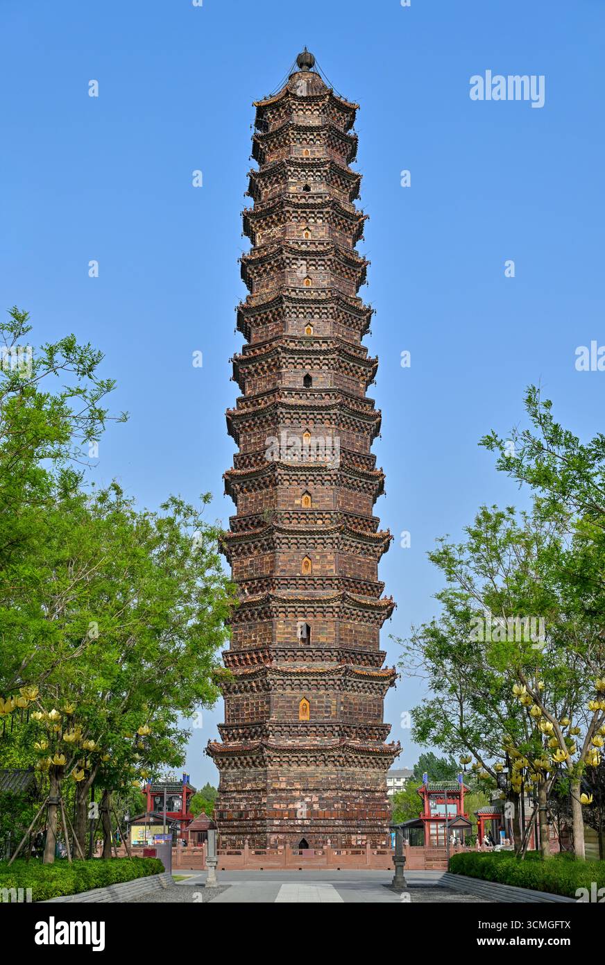 Kaifeng scenic spots hi-res stock photography and images - Alamy