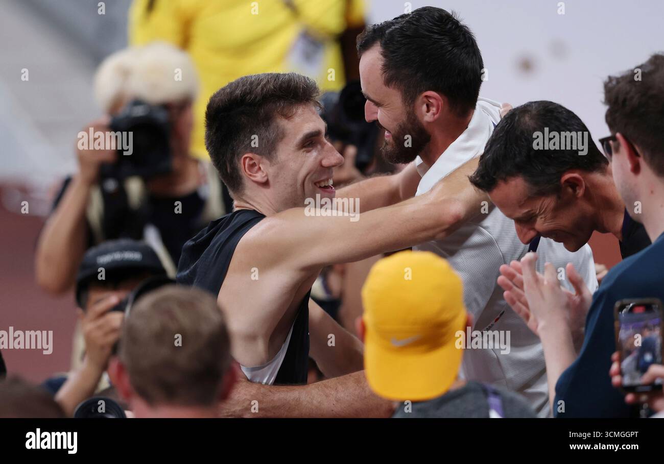 Hamish KERR of New Zealand (C) celebrates after winning the Men's high ...