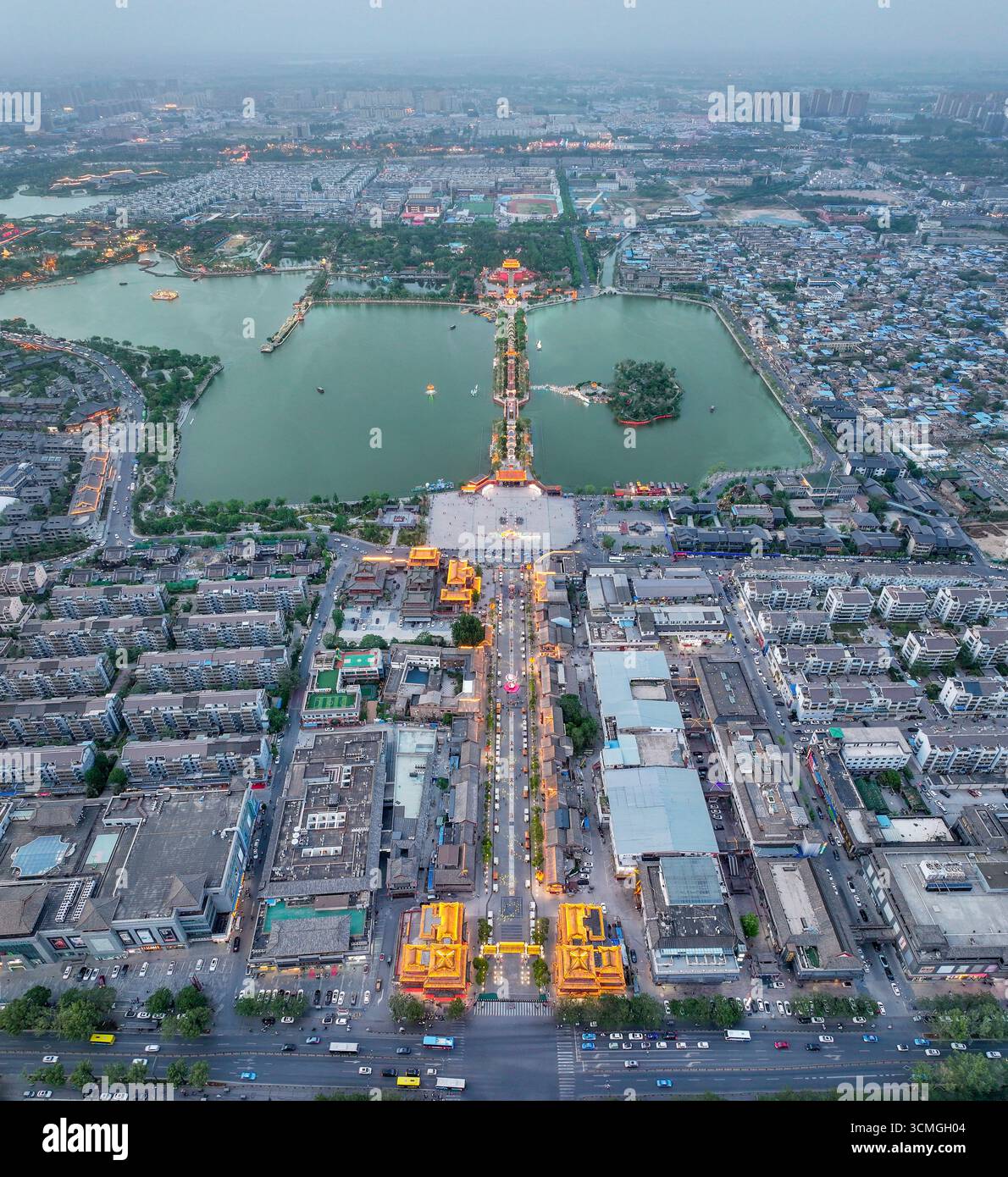 Kaifeng city central axis hi-res stock photography and images - Alamy