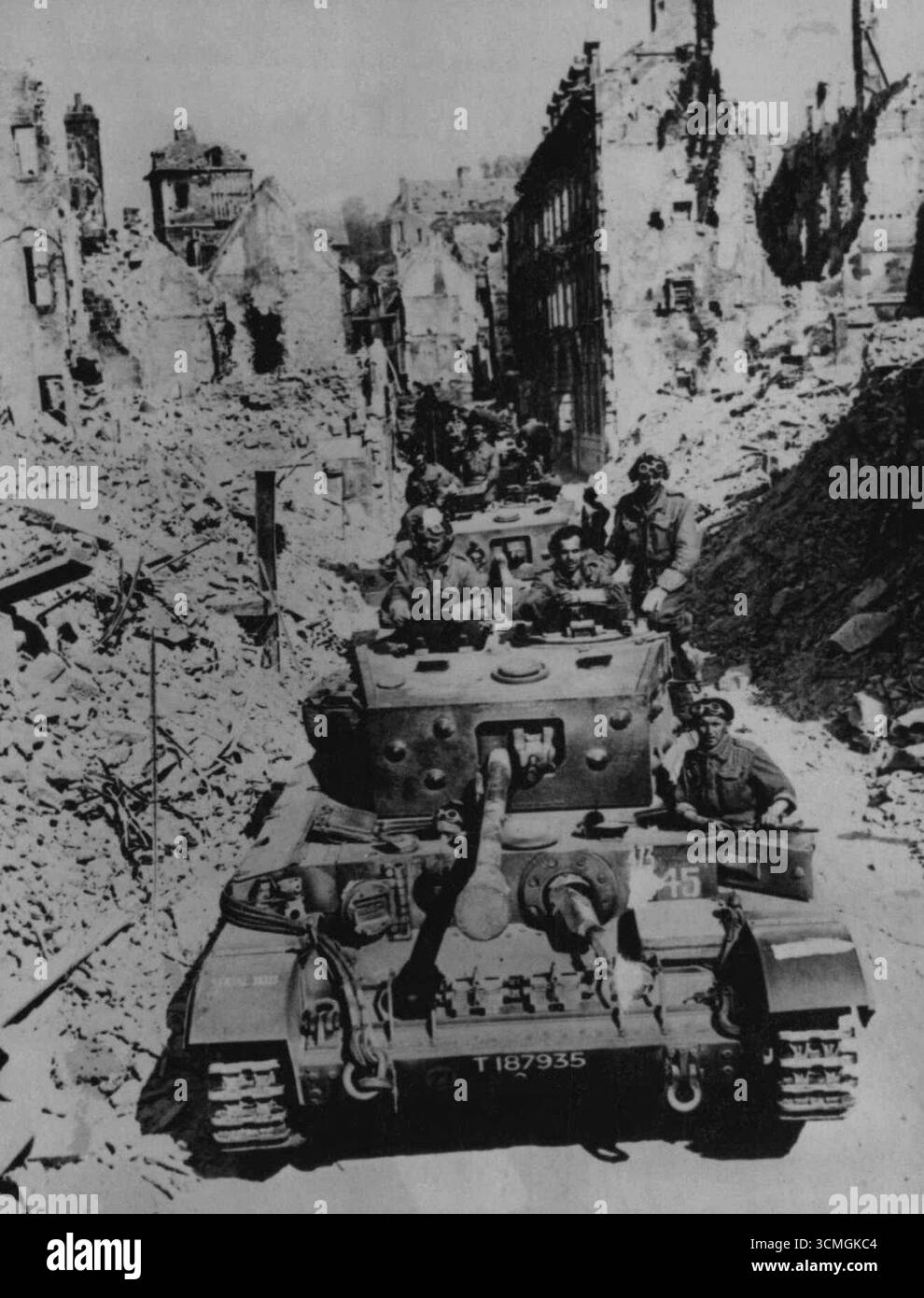 France 1944 canadian armored units hi-res stock photography and images ...